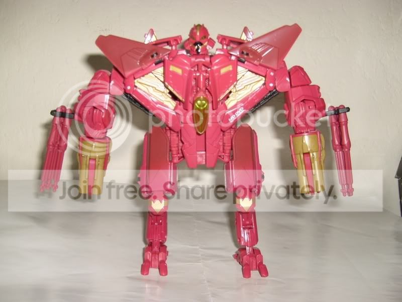 Vardia Red Starscream Review and Gallery | TFW2005 - The 2005 Boards